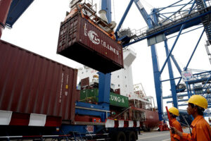 CÁCH XẾP CONTAINER LÊN TÀU - TÌM HIỂU VỀ CONTAINER ĐƯỢC XẾP LÊN TÀU NHƯ ...